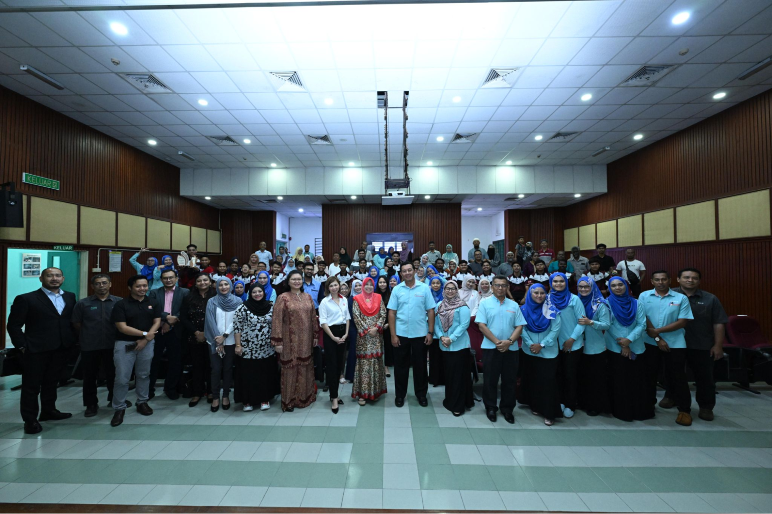 CIDB dan YSD Meraikan Graduan Kumpulan Pertama dalam TVET Pembinaan ...