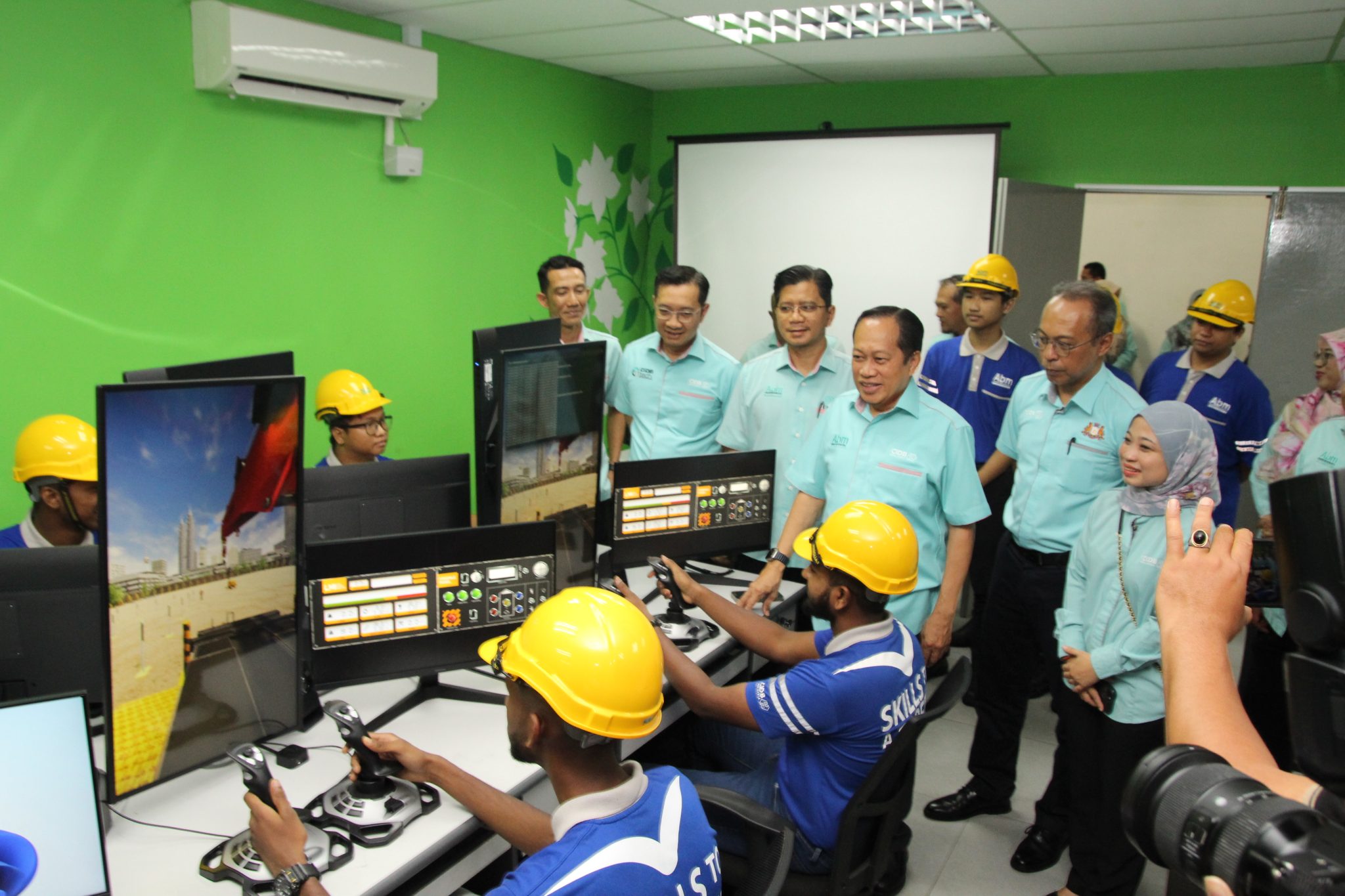 ABM Wilayah Selatan Latih Dan Akredit Lebih 66,000 Pekerja Mahir Binaan ...